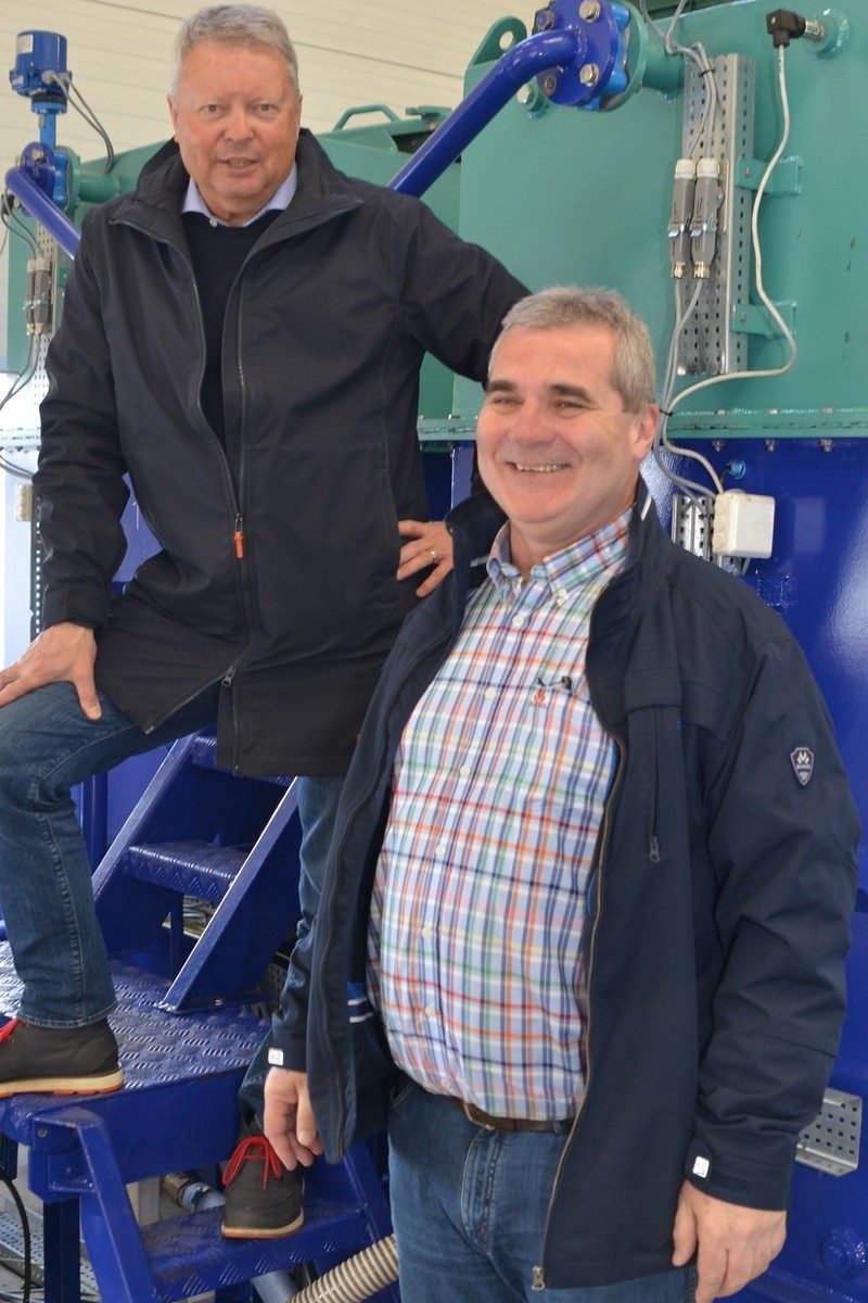 imageedit_2_6220949497 | iLaks