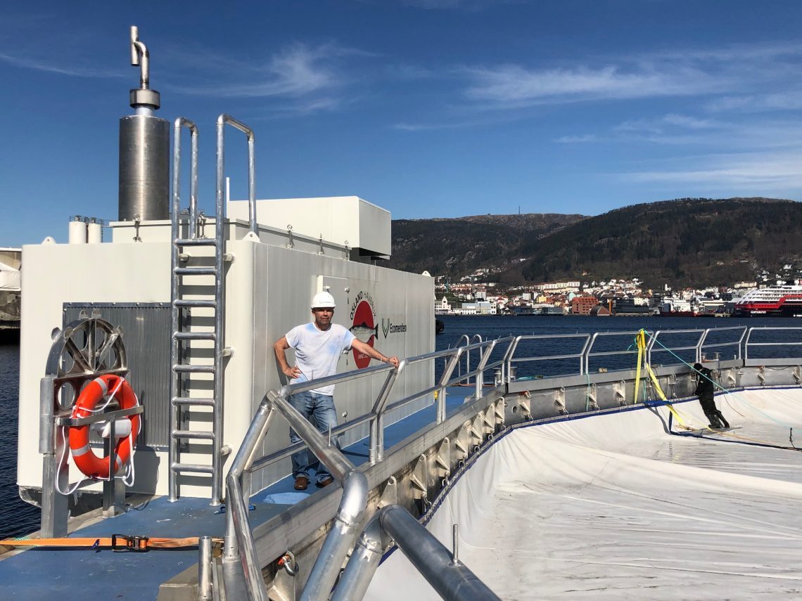 Klar med 30.000 kubikkmeters lukket merd: – Den skal slepes over helgen ...