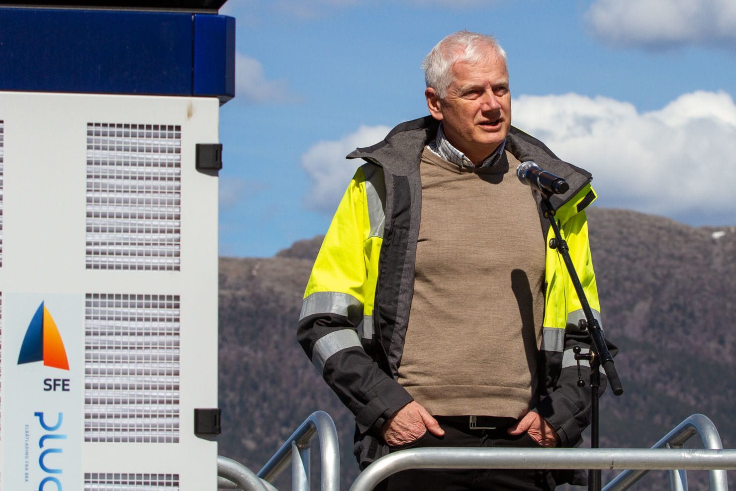 Verdens første lynlader for elbåt – og elbil – åpnet i Florø | iLaks