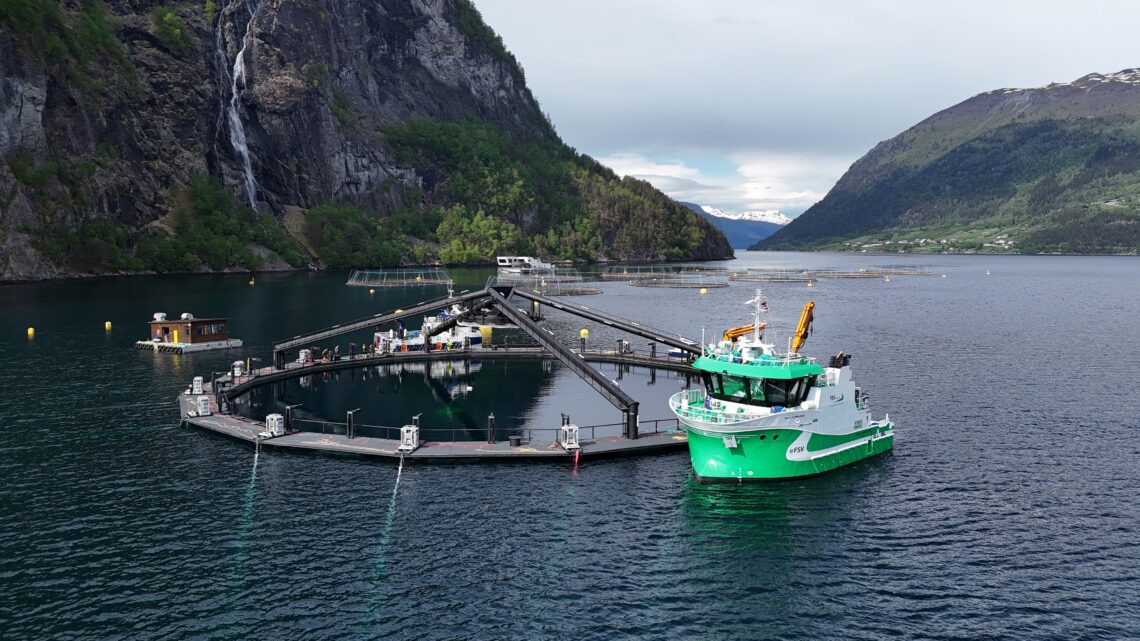 Hofseth, Trident og Sletta Verft inviterer til dobbel skipsdåp | iLaks